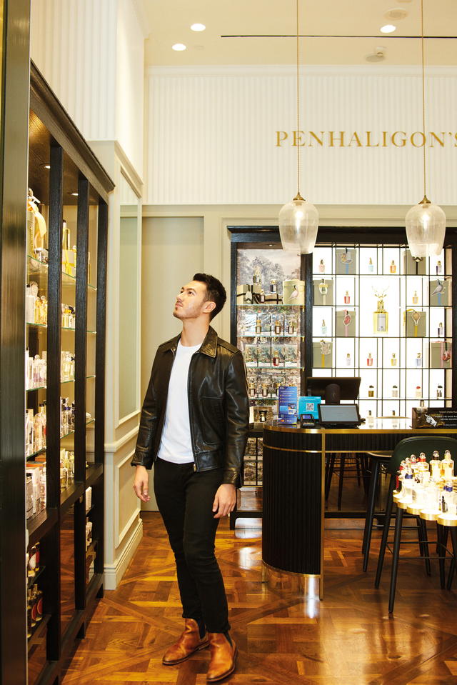 Walking Through Raffles City Singapore With Raffles Prestige Member Max ...