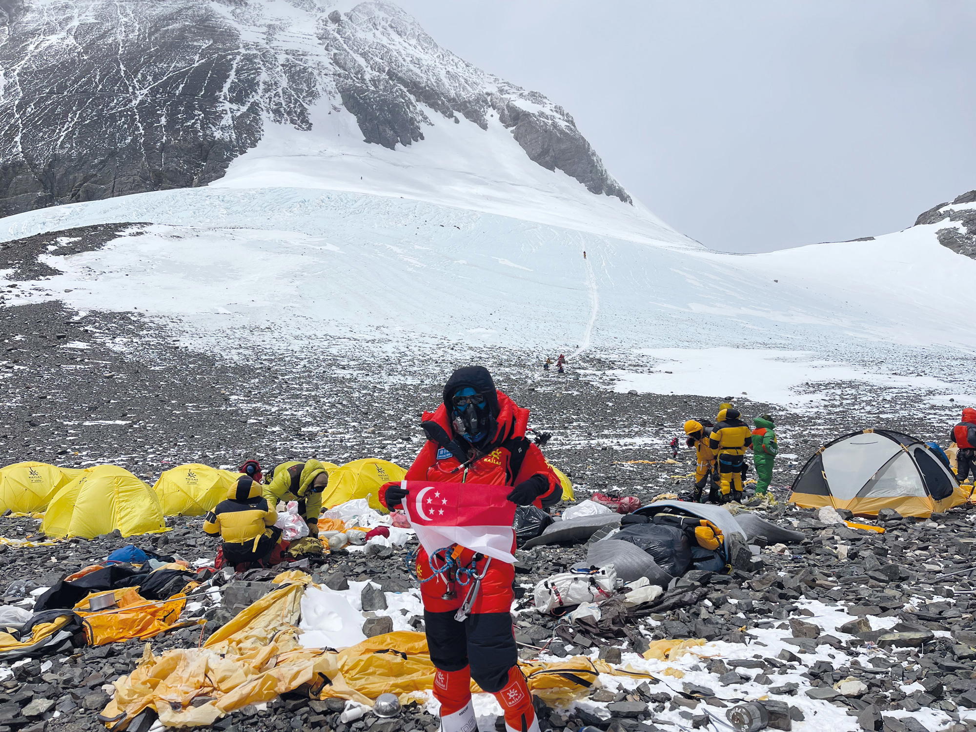 How Mountaineer Vincere Zeng Conquered Everest, Lhotse, And K2 In Just ...