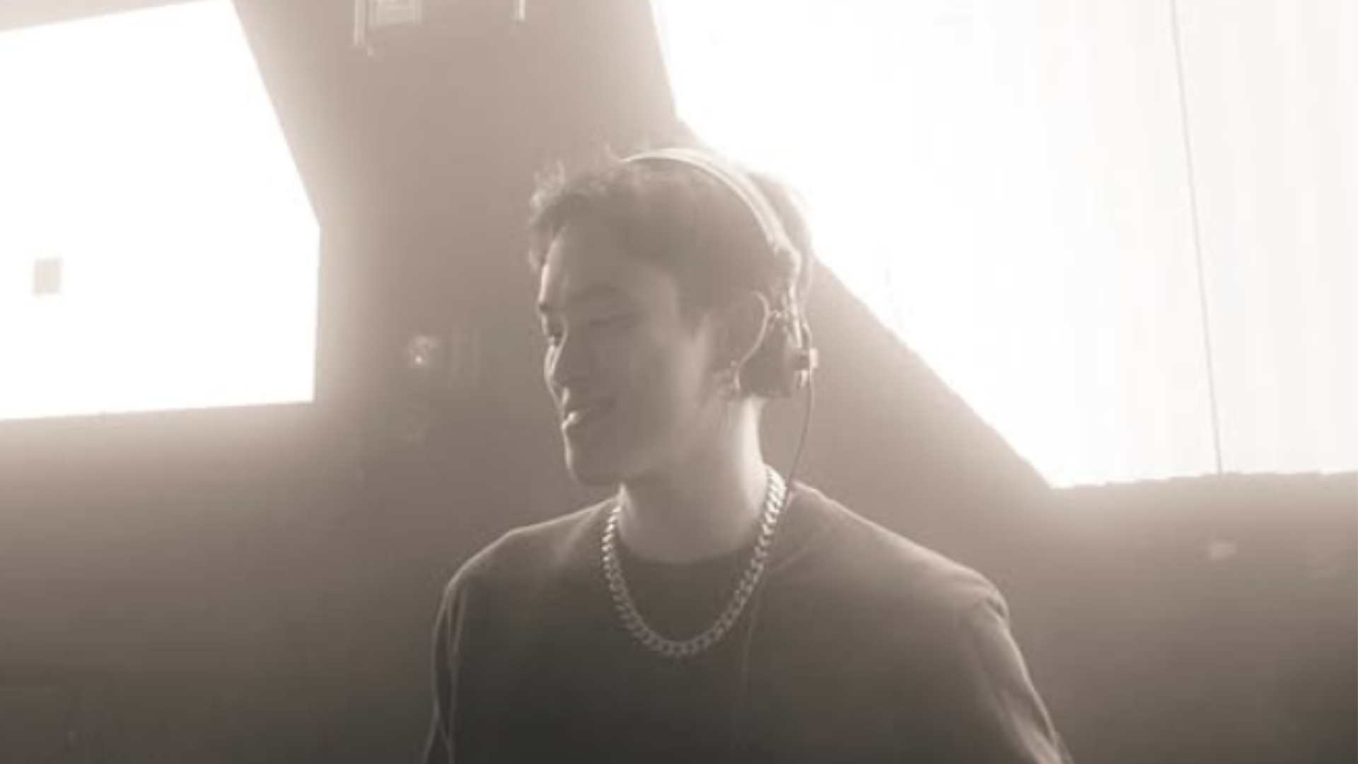 DJ Myrne Performs With Classical Musicians At Paragon’s ‘Hello Summer ...