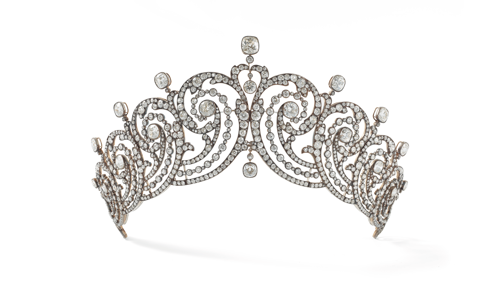 Cartier’s Tiaras Illuminate London’s V&A Museum With Its Timeless ...